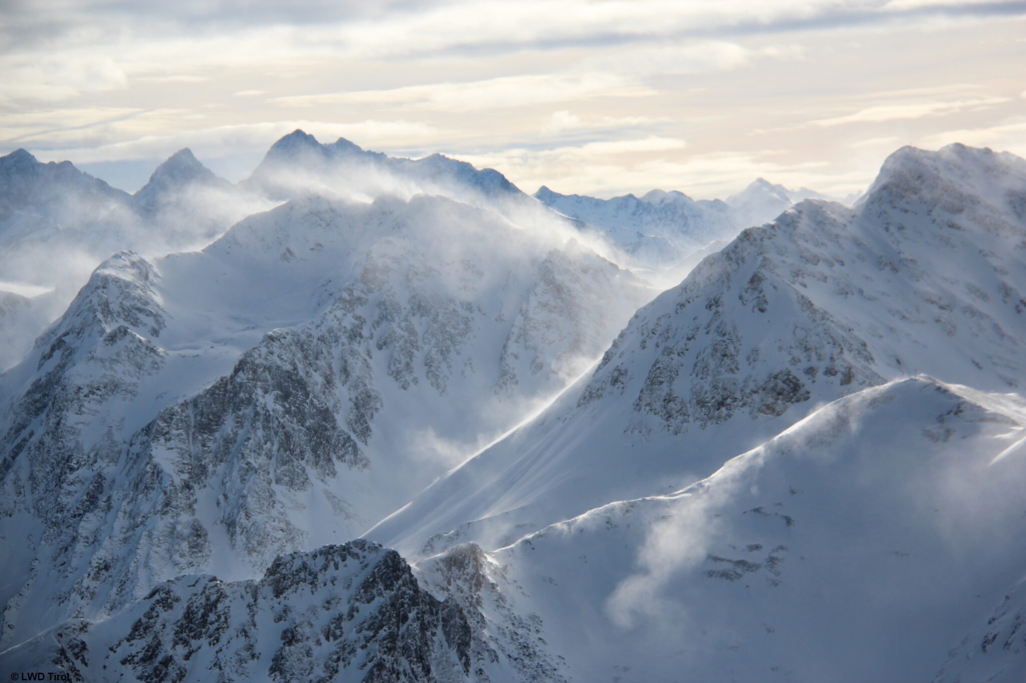 Avalanche basics: avalanche types and trigger factors | snow institute